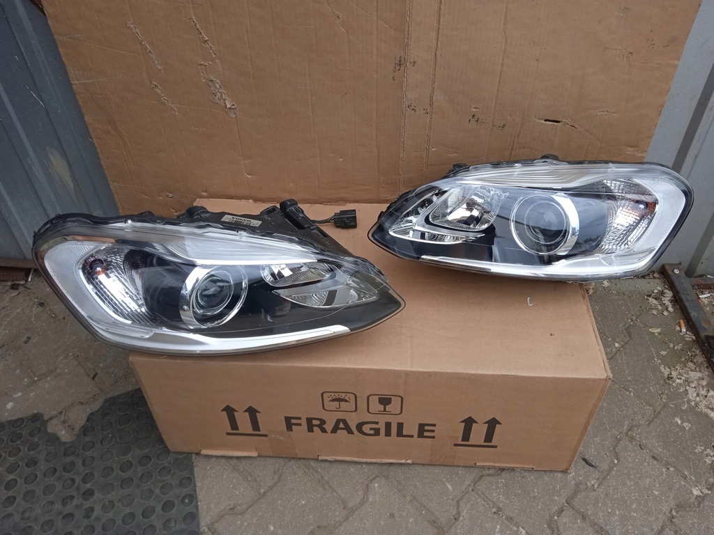 Volvo XC60 Lift Xenon lampa prawa lewa Idealne - 13984429701 ...