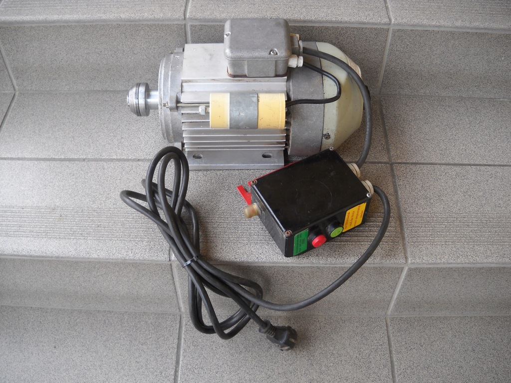 Piła tarczowa,krajzega - silnik z hamulcem 230V. - 12268894372 - oficjalne archiwum Allegro