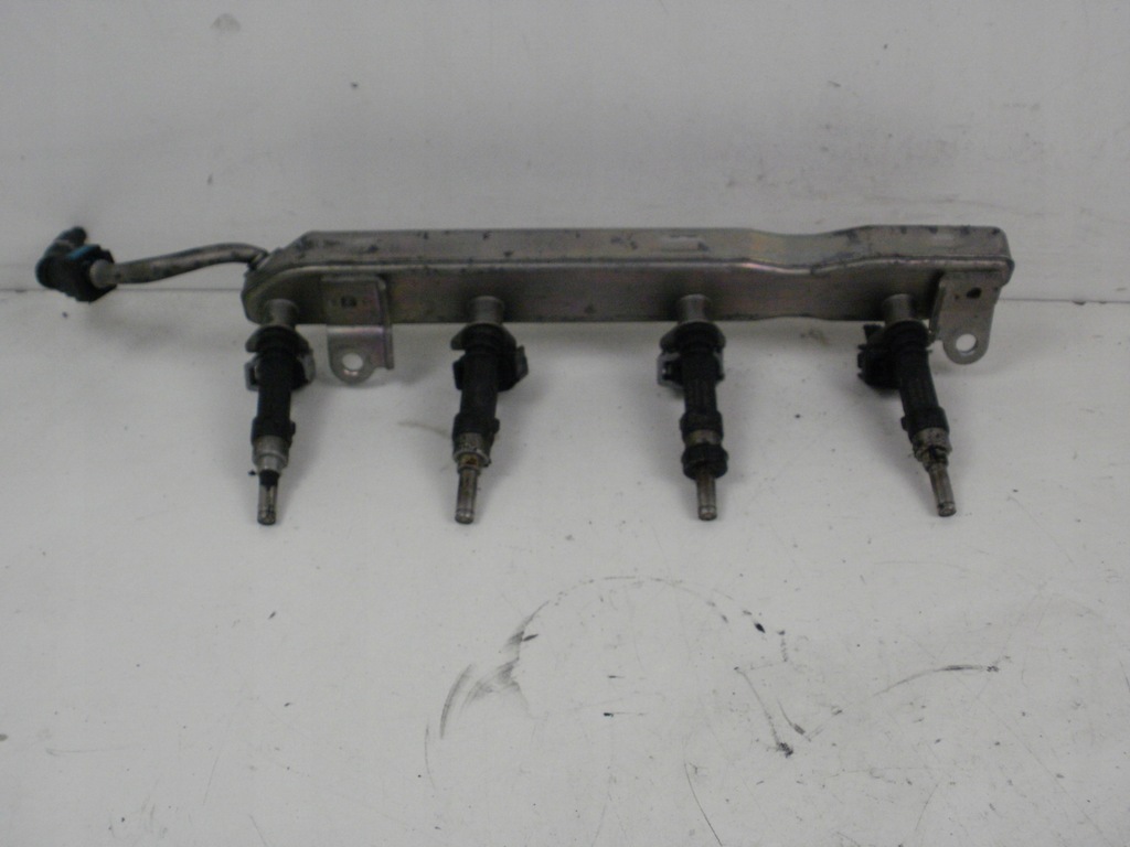 LISTWA WTRYSKOWA 0280158213 TOYOTA URBAN CRUISER - 11252012122 ...