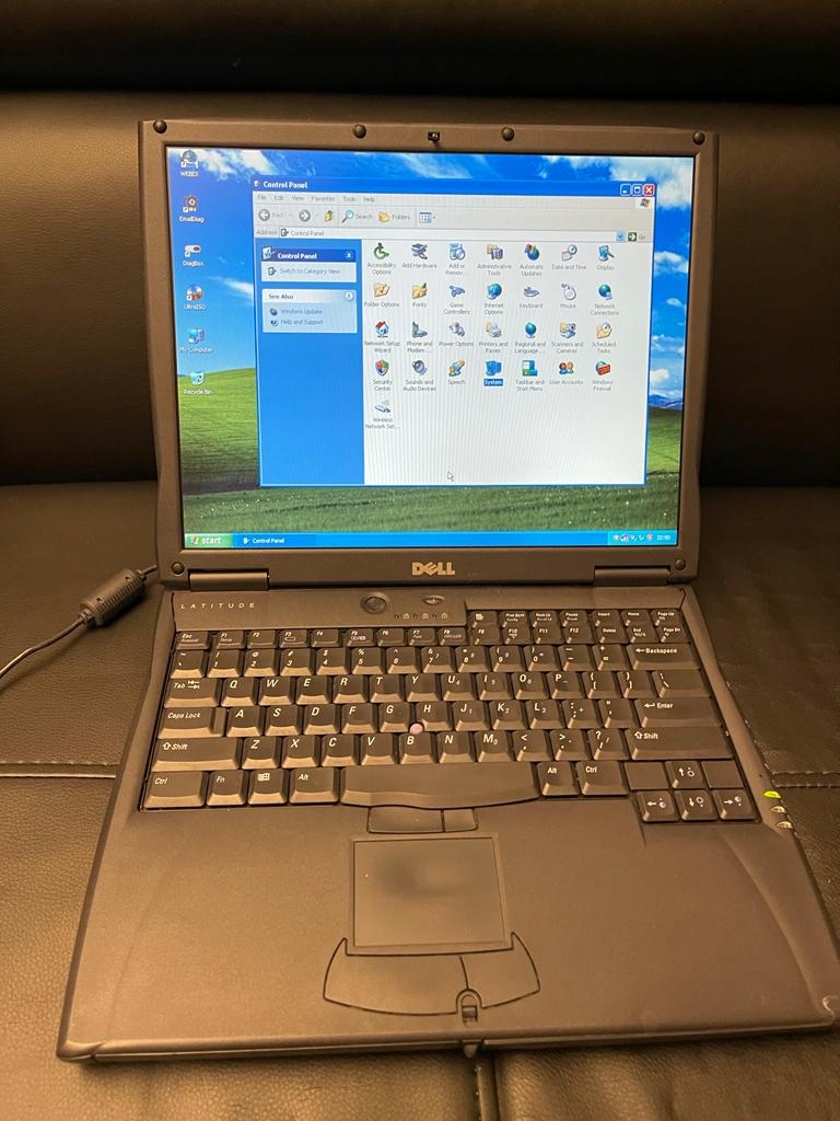 Zabytkowy Laptop DELL Latitude C600 + ładowarka - 11442593597 ...