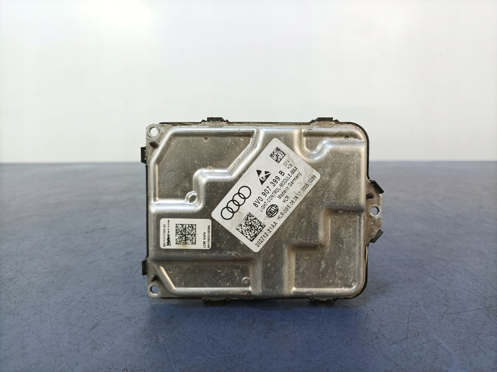 VW ARTEON PRZETWORNICA MODUŁ LED 8V0907399B - 14892982756 - oficjalne ...