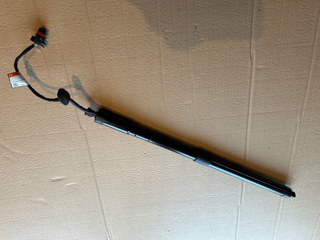 VOLVO XC40 SILOWNIK KLAPY ELEKTRYCZNEJ PRAWY 32296297 - 15031644097 ...