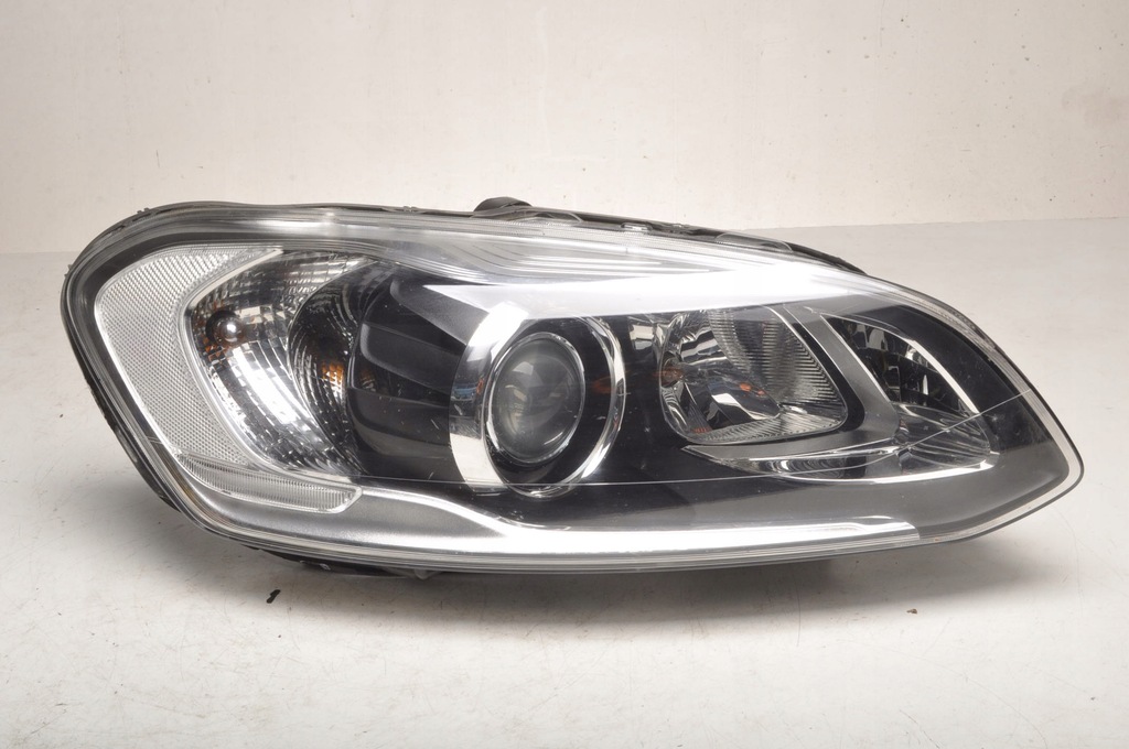 VOLVO XC60 I LAMPA PRAWA PRZEDNIA PRAWY PRZÓD XENON 31395899 ...