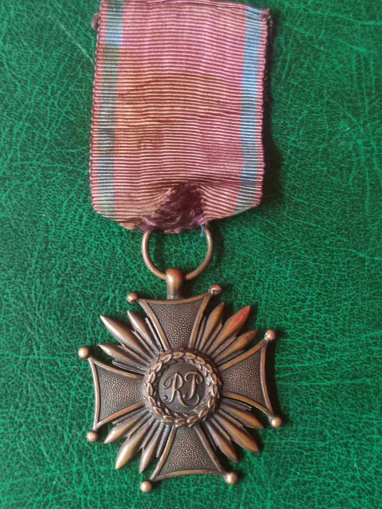 Odznaka 2Rp.Brazowy Krzyż Zasługi RP cięty - 12602323244 - oficjalne ...