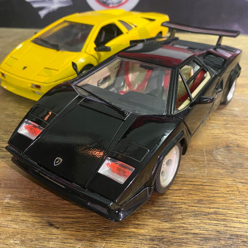 Lamborghini Countach (1988) Bburago 1:18 - 12456701125 - oficjalne ...