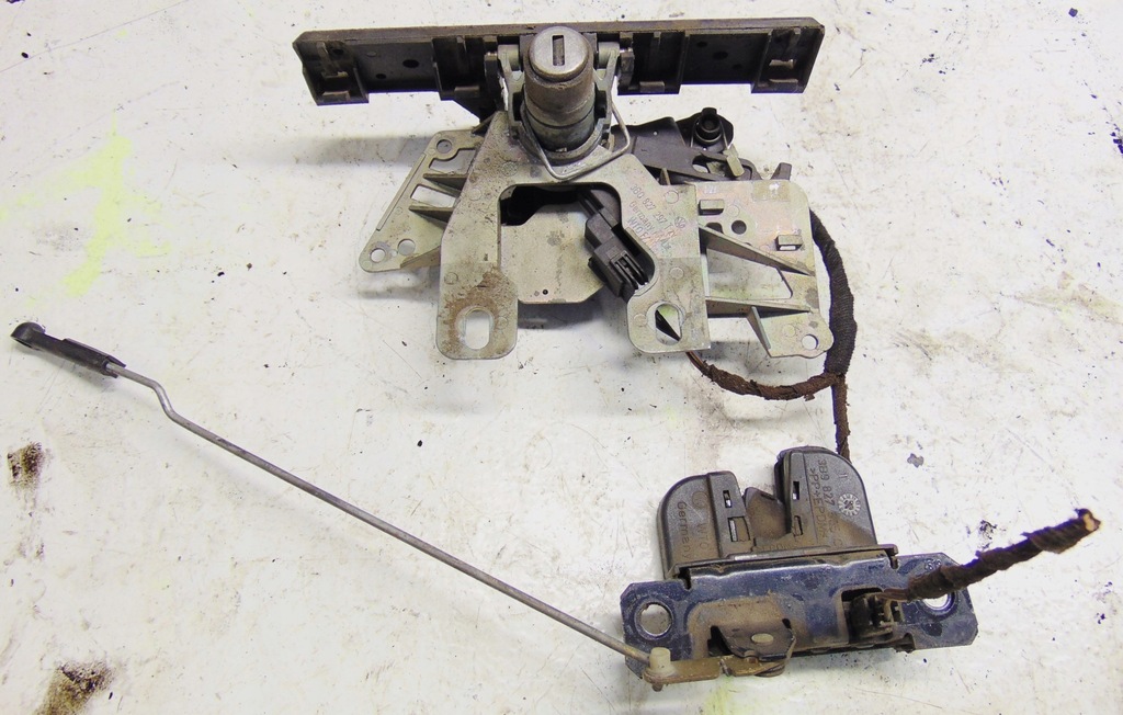 ZAMEK KLAPY BAGAŻNIKA VW PASSAT B5 KOMBI EUROPA - 15010354106 - oficjalne archiwum Allegro