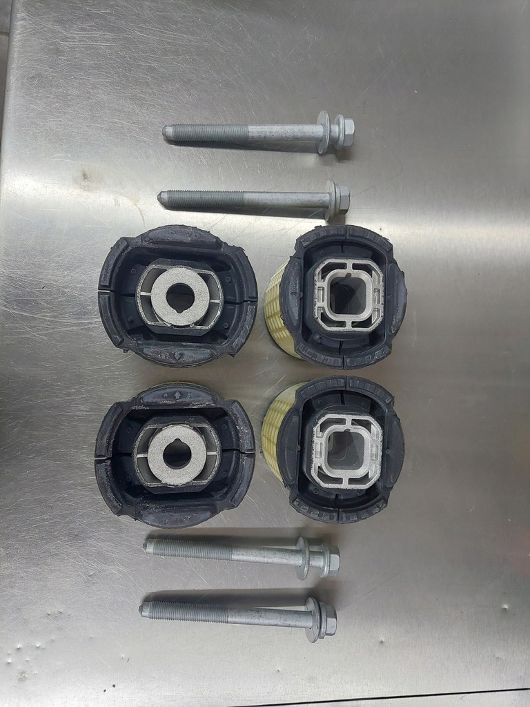 Tuleje Belki + Śruby Zawieszenia TYŁ BMW 5 F10 F11 - 13731816199 ...