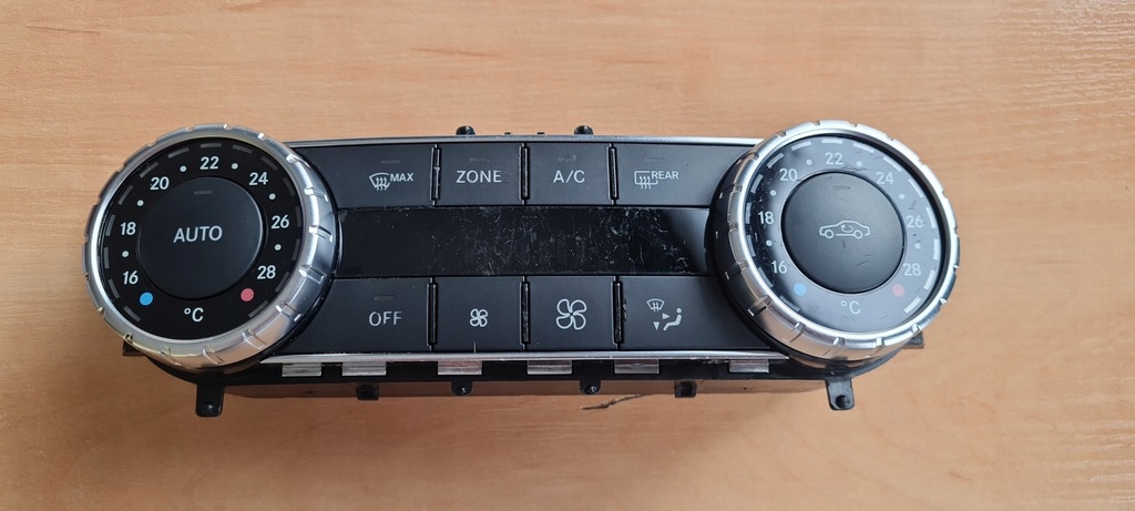 Mercedes W204 Panel klimatyzacji 2049003803 - 13564703937 - oficjalne ...