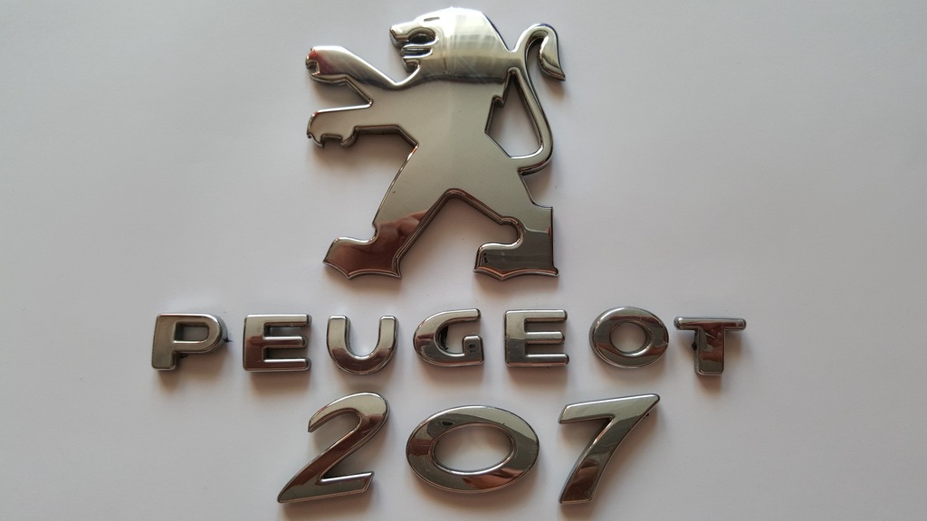 PEUGEOT 207 LOGO EMBLEMAT NA TYLNĄ KLAPĘ ORYGINAŁ - 7452614231 ...