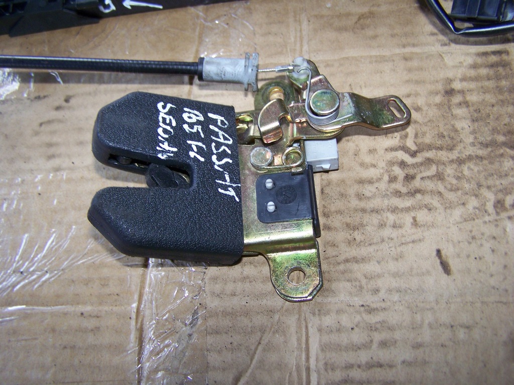 ZAMEK KLAMKA KLAPY TYŁ VW PASSAT B5 LIFT FL SEDAN - 7558587088 ... ZAMEK KLAMKA KLAPY TYŁ VW PASSAT B5 LIFT FL SEDAN - 7558587088 ...