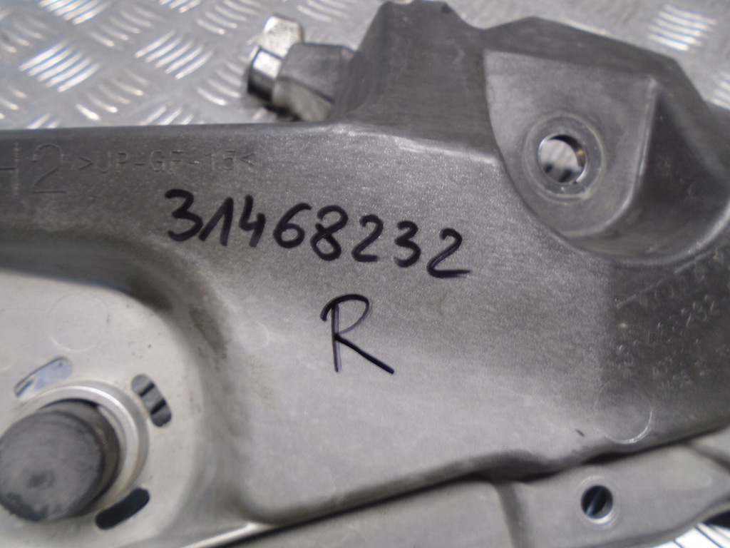 VOLVO V60 II MOCOWANIE BŁOTNIKA PRAWE 31468232 - 8881883153 - oficjalne ...