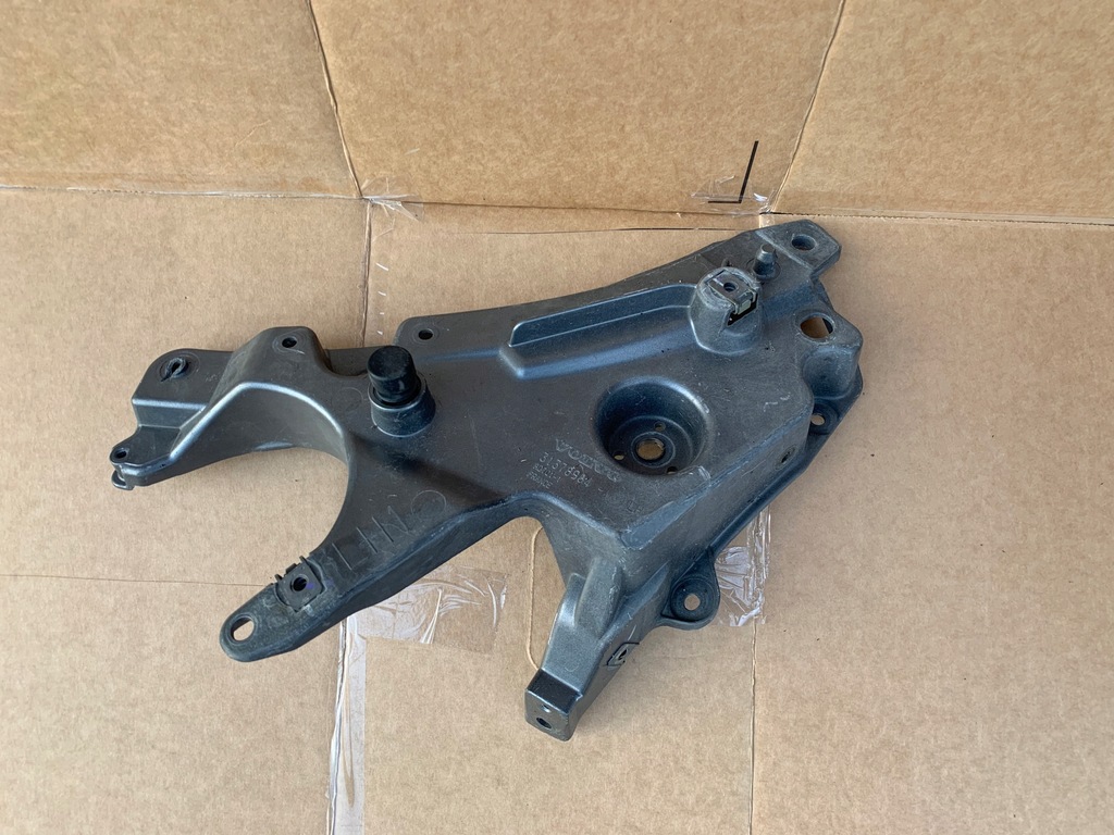 Volvo s90 II ślizg mocowanie błotnika 31378984 - 14204609465 ...