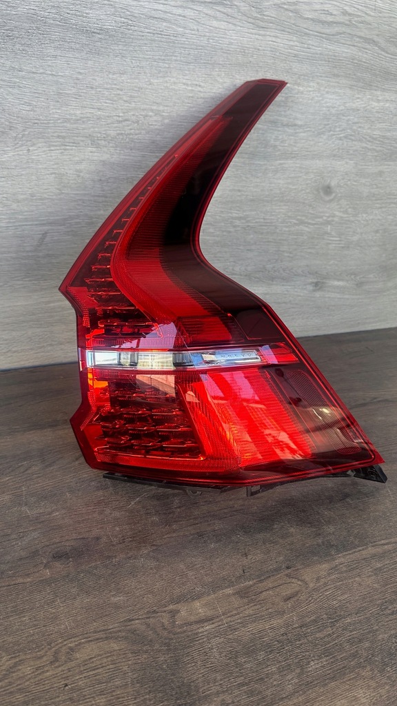 VOLVO XC60 II LAMPA TYLNA PRAWA LED 2017-2023 XC-60 - 16691663351 ...