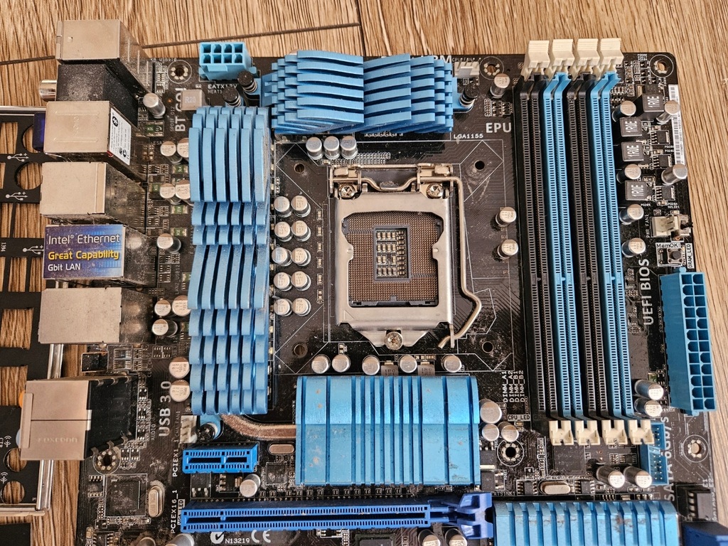 Купить Материнская плата Asus P8Z68 Deluxe ATX LGA 1155 TOP: отзывы ...