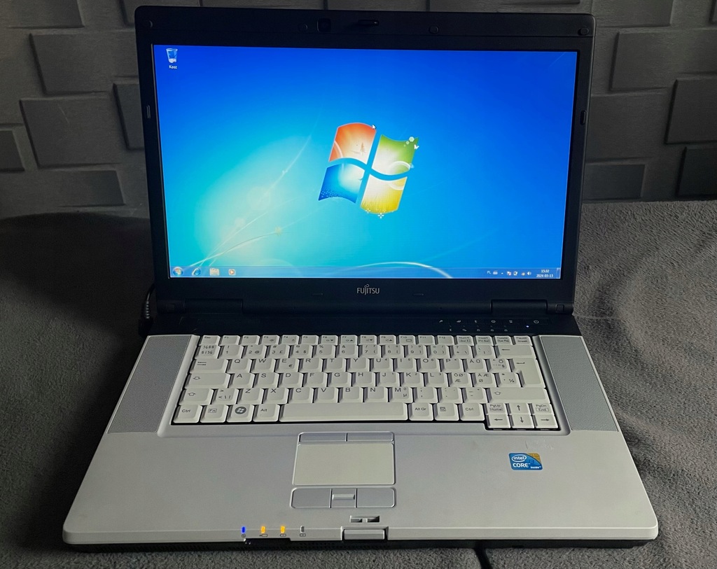 Laptop Fujitsu Siemens E780 15"|Intel Core i3|4 GB|320 GB|WIN7|ZASILACZ ...
