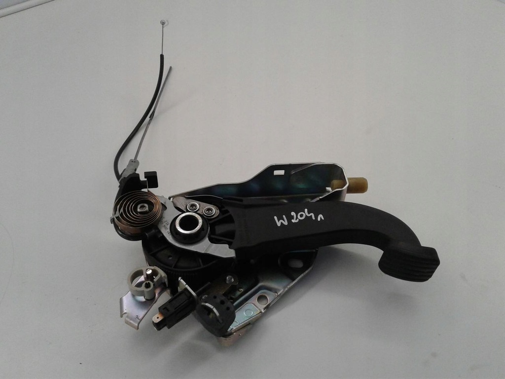Pedał hamulca ręcznego A2044200984 Mercedes W204 - 8182210066 ...