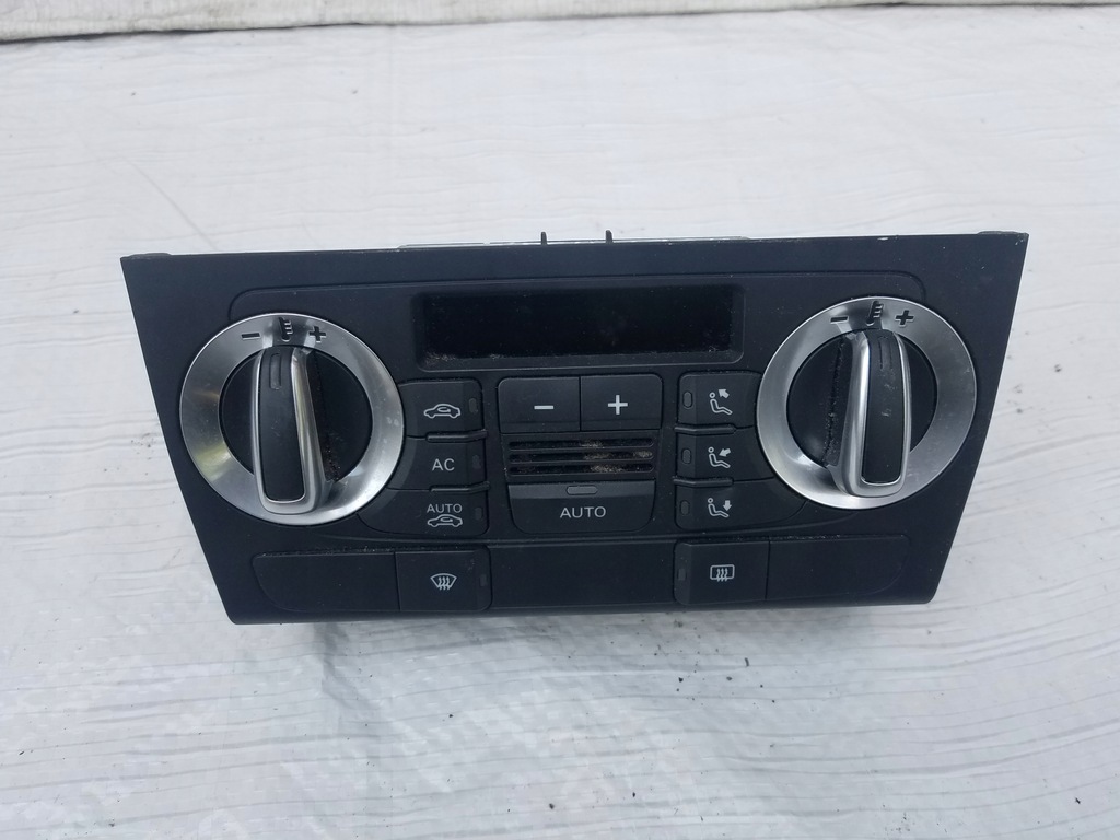 PANEL NAWIEWU AUDI A3 8P LIFT 8P0820043BK - 13775662887 - oficjalne archiwum Allegro