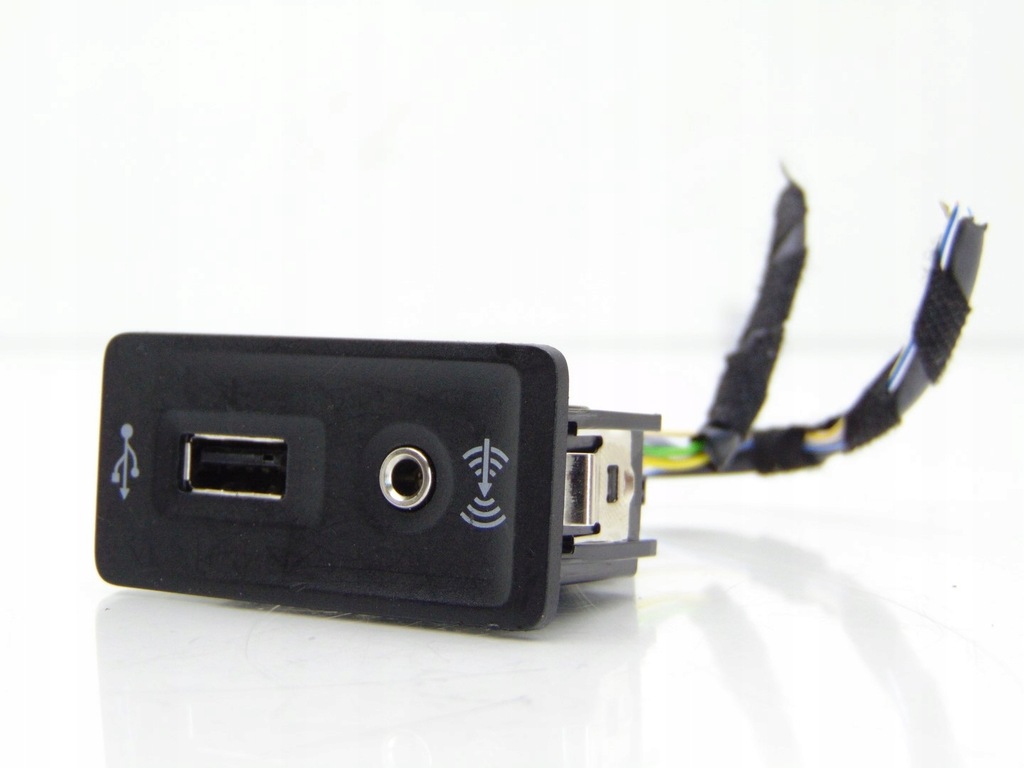 PANEL ZŁĄCZE PORT AUX-IN USB VW PASSAT B8 ARTEON - 9465896313 ...
