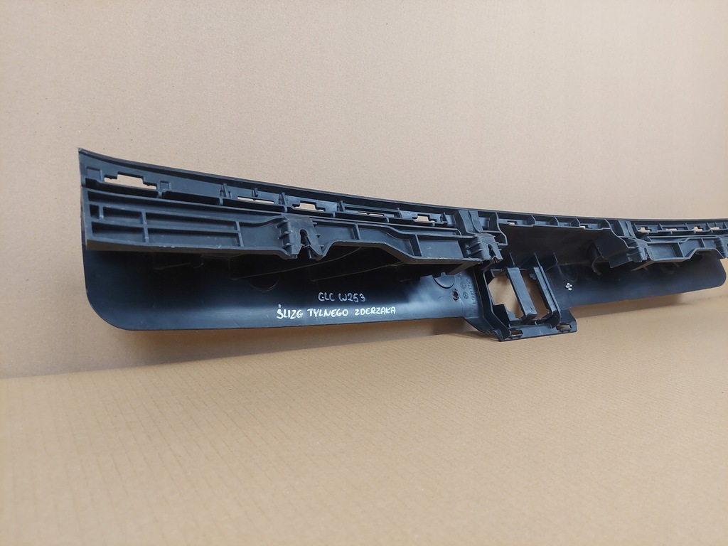 MERCEDES GLC W253 ŚLIZG ŚRODKOWY TYLNEGO ZDERZAKA - 13652304919 ...