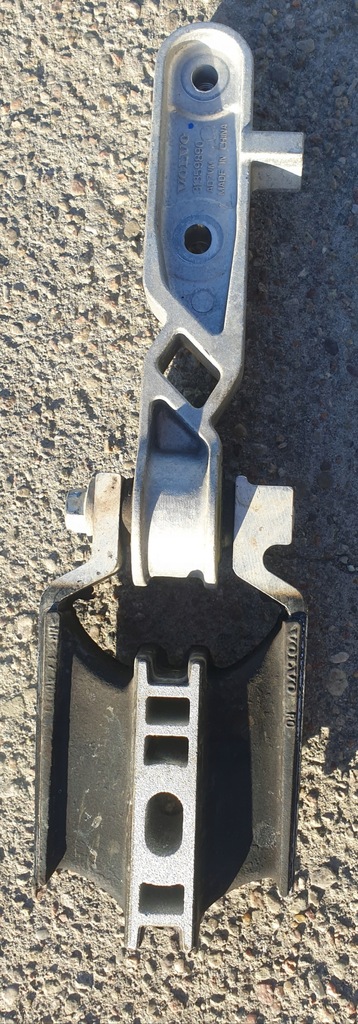 Volvo XC90 XC60 S90 łapa poduszka skrzyni dolna - 13420251651 ...