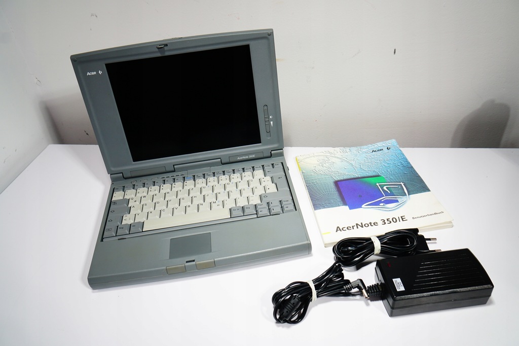 Retro laptop Acer Acernote 350E Cyrix 5x86 z 1996 - 14233709397 ...