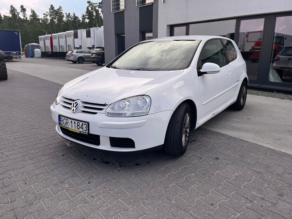 Volkswagen Golf 5 z silnikiem 1.9 tdi. 105 km - 12344345351 - oficjalne ...
