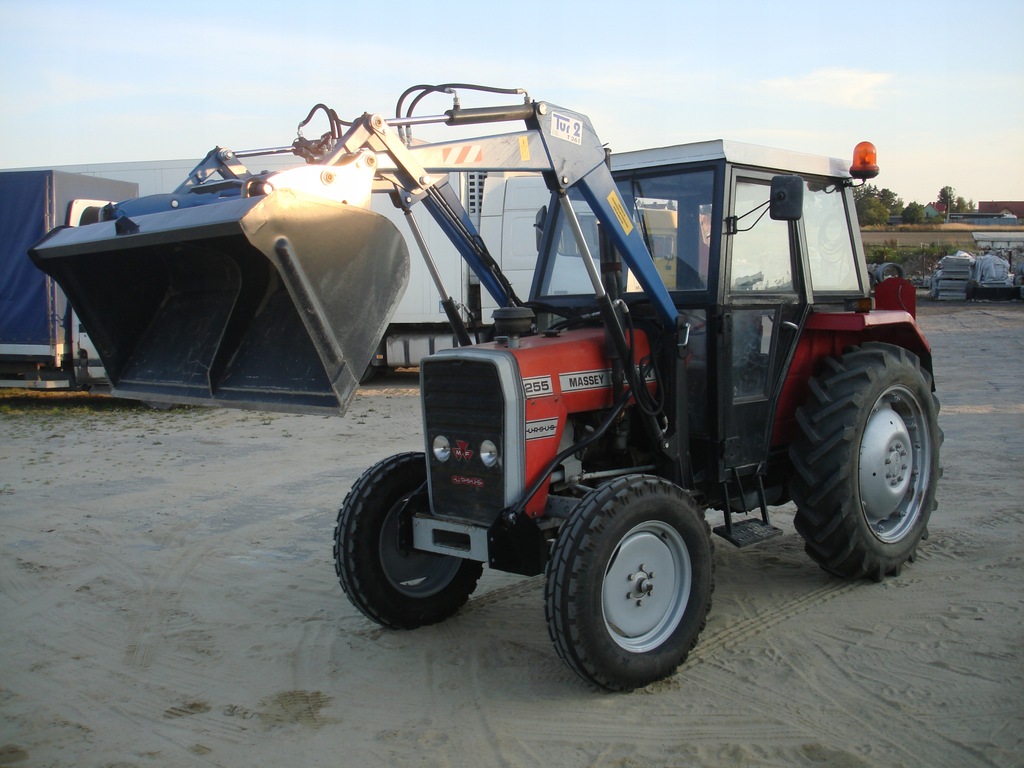 MF 255 z turem - 7721208152 - oficjalne archiwum Allegro