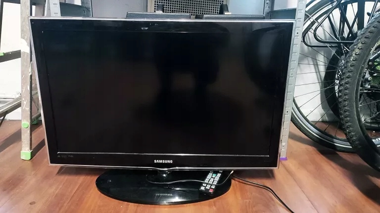 TELEWIZOR SAMSUNG UE32C4000 + PILOT - 13125723903 - oficjalne archiwum ...