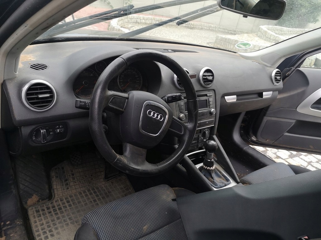 AUDI A3 8P LIFT KONSOLA DESKA KOKPIT ORYGINAŁ airb - 11061768987 - oficjalne archiwum Allegro