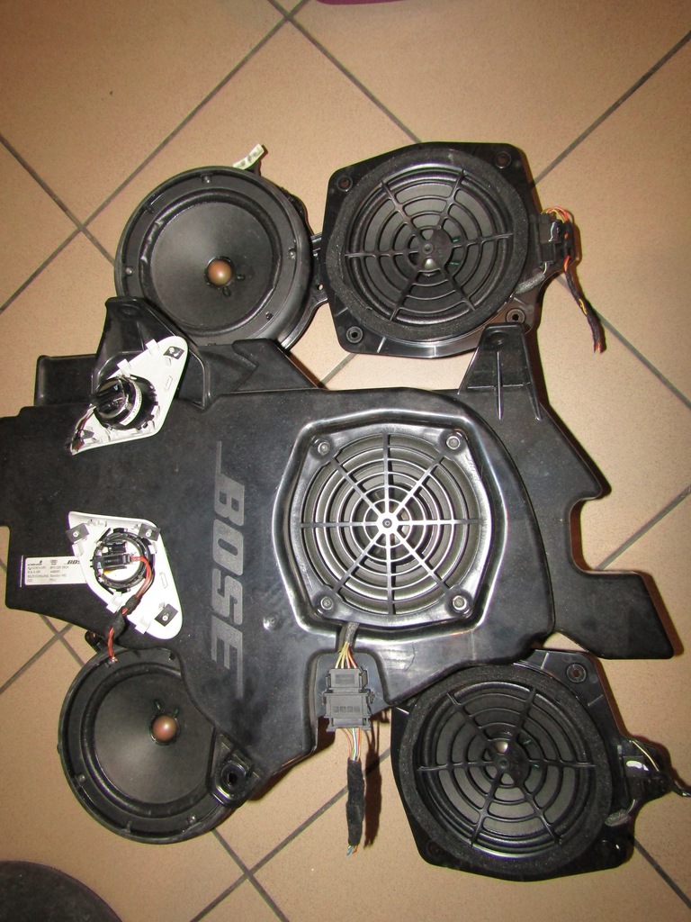 AUDI A3 8P ZESTAW GLOSNIKI WZMACNIACZ BOSE 3D - 12056491561 - oficjalne archiwum Allegro