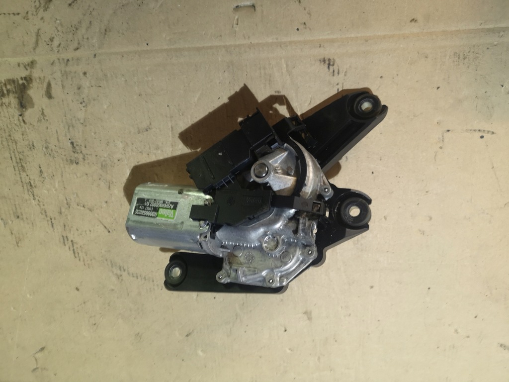 MERCEDES GLK X204 SILNICZEK TYŁ A2049068002 - 12541099700 - oficjalne ...