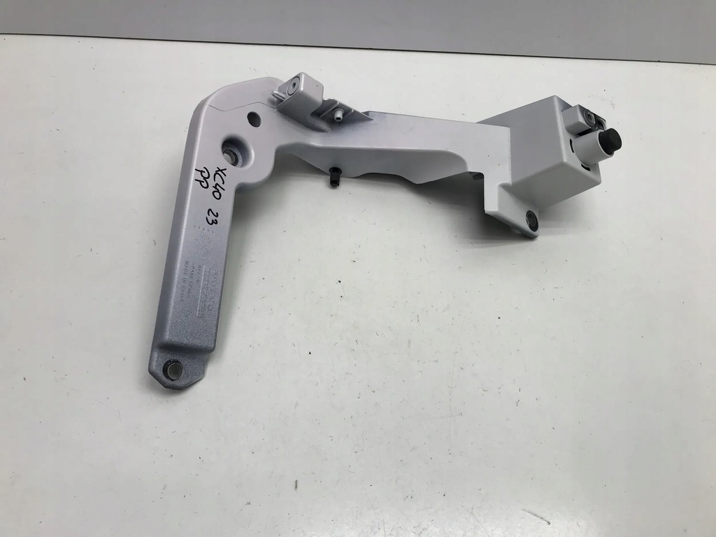 VOLVO XC 40 XC40 2023 WSPORNIK MOCOWANIE BŁOTNIKA PRAWY PRZÓD ...