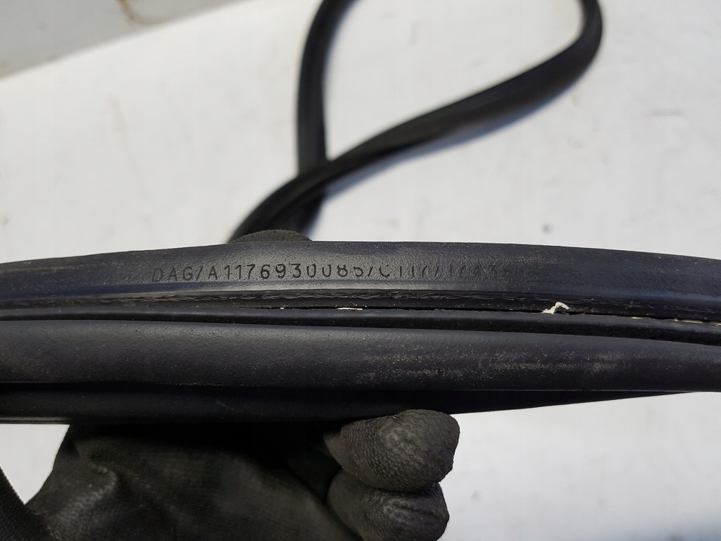 MERCEDES W117 CLA SEDAN uszczelka bagażnika klapy - 12731801933 ...