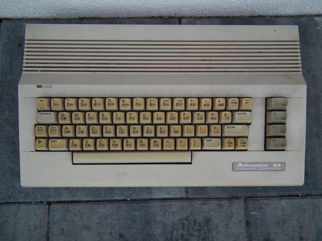 Komputer Commodore C64 - 13120012737 - oficjalne archiwum Allegro