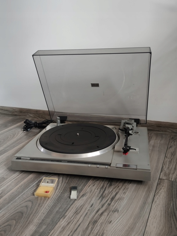 Купить Проигрыватель HITACHI HT-66S, прямой привод. сделано в Японии ...