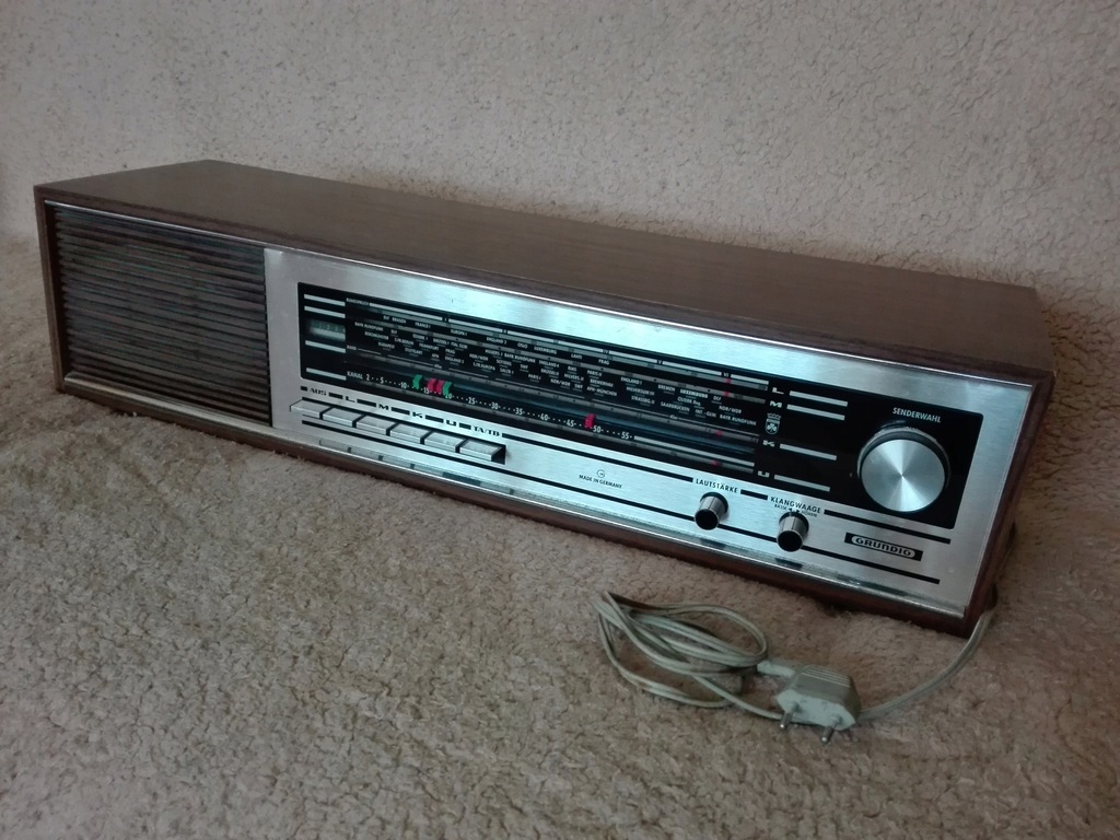 Radio GRUNDIG RF 150 - 10088107675 - oficjalne archiwum Allegro