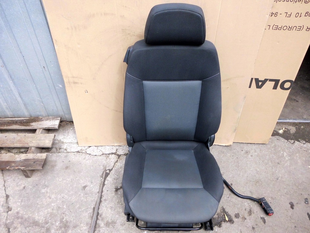 OPEL ZAFIRA B FOTEL PASAŻERA SKŁADANY GRZANY - 14119927414 - oficjalne archiwum Allegro