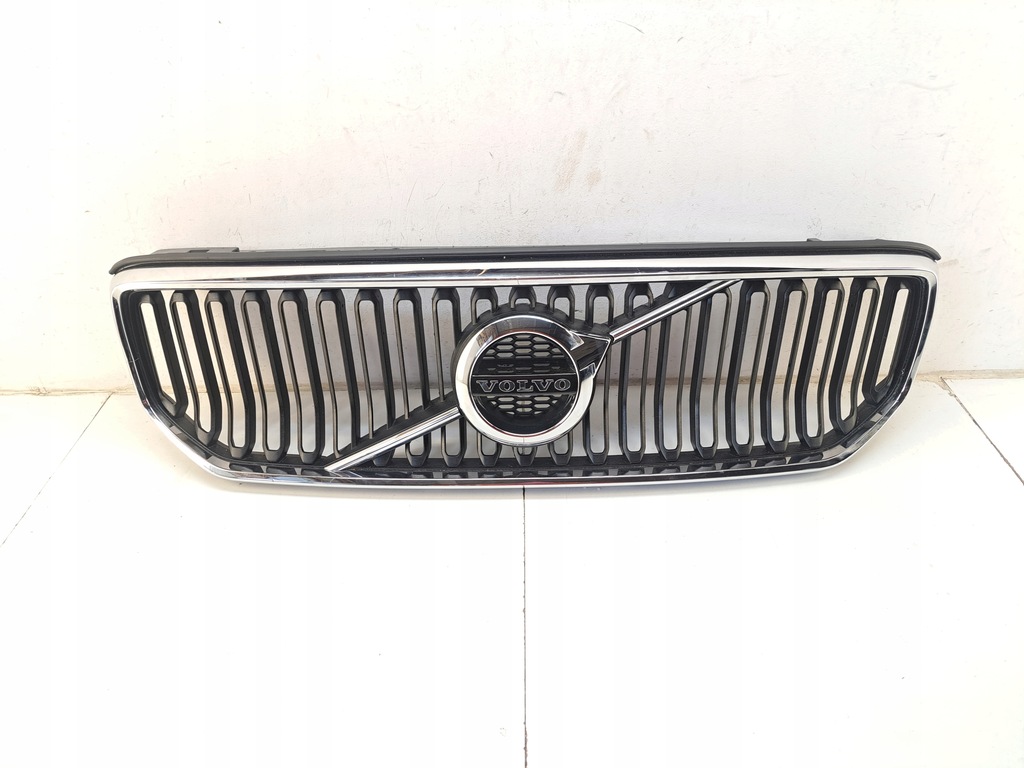 VOLVO XC40 XC 40 II GRILL ZDERZAKA PAS PRZÓD - 13582286384 - oficjalne ...