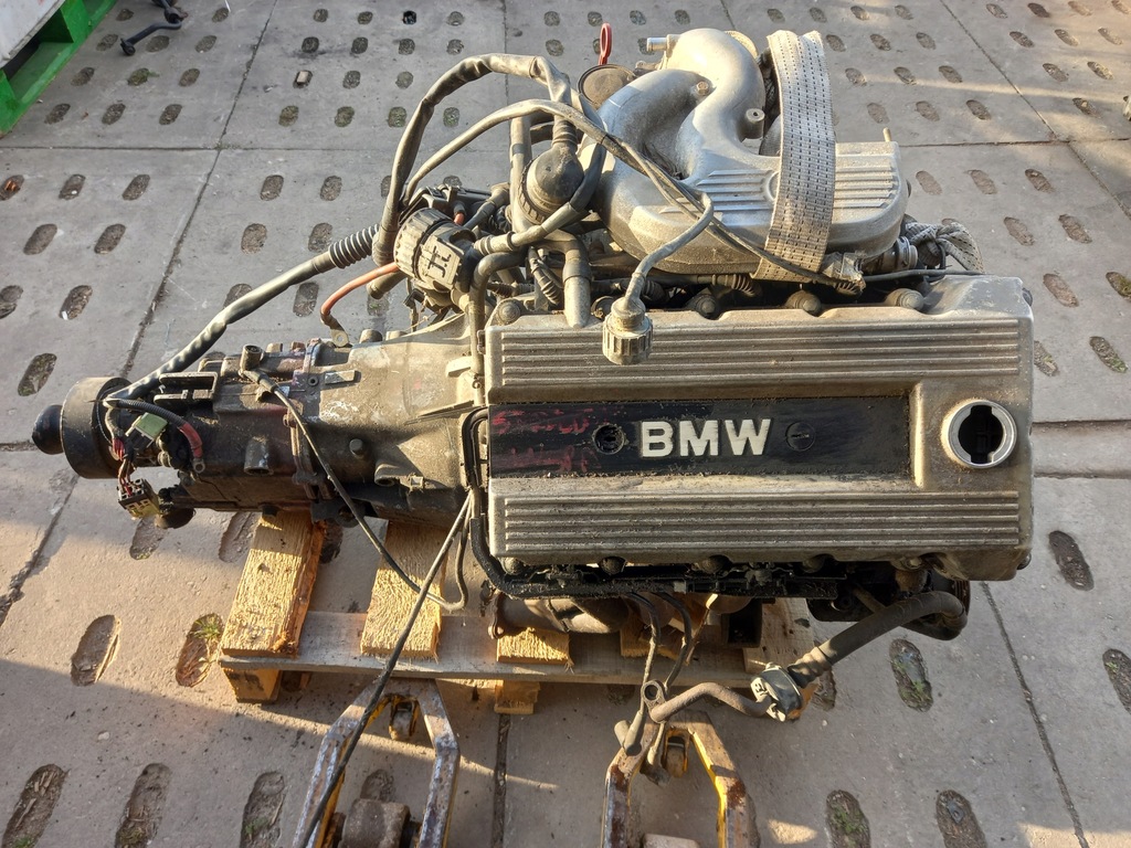 SILNIK 1.8 iS BMW M44B19 KOMPLETNY + SKRZYNIA SWAP BMW 1.8iS M44 CZYTA ...