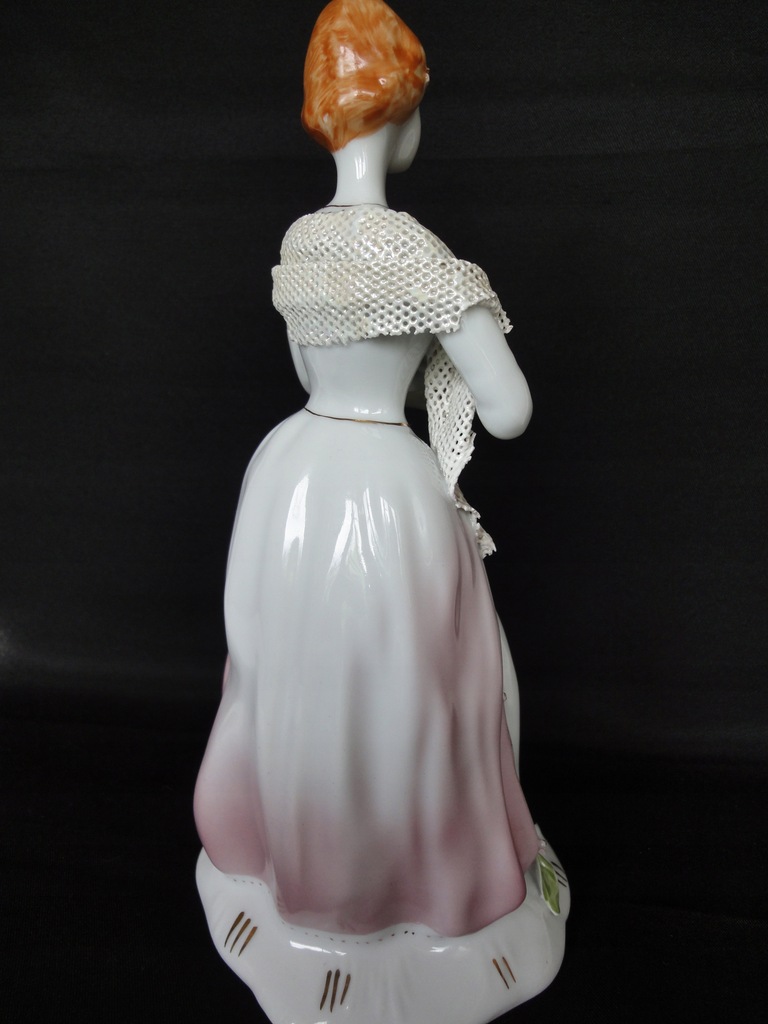 STIPO DOROHOI dama z szalem stara figurka l.70-te - 11279724198 ...