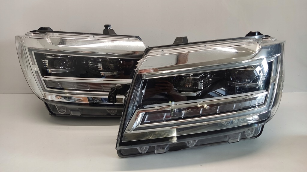 VW CRAFTER 7C REFLEKTOR FULL LED LAMPA LEWA PRAWA - 12324902469 ...