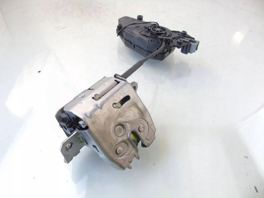 VOLVO V70 III ZAMEK KLAPY TYL TYLNY 31333543 ELEKTRYCZNY - 14745463766 - oficjalne archiwum Allegro