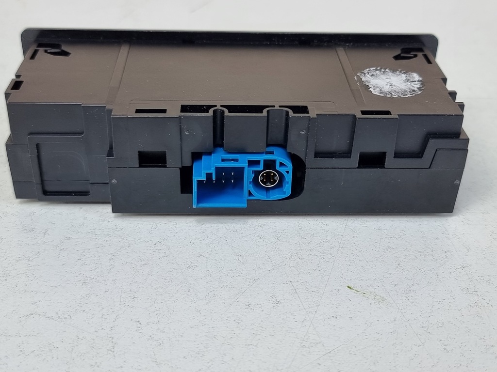 MERCEDES PANEL SD USB A2138200401 - 12399982050 - oficjalne archiwum ...