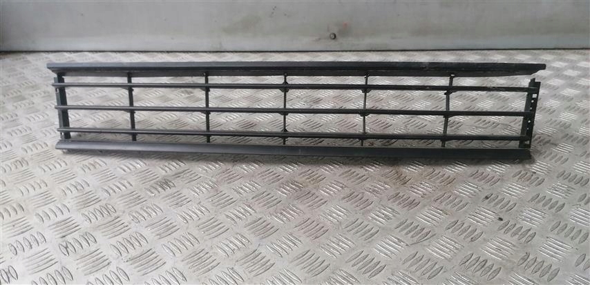 KRATKA ZDERZAKA VW PASSAT B7 3AA853677 - 11183687336 - oficjalne archiwum Allegro