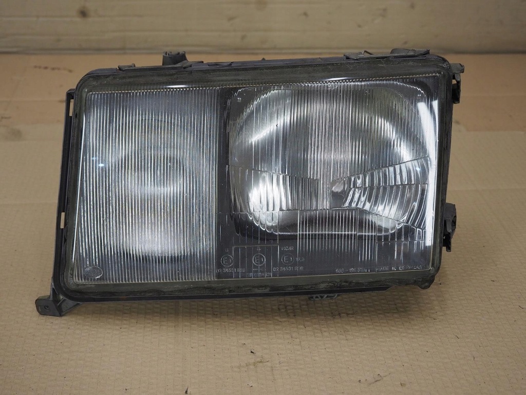 REFLEKTOR LAMPA LEWA PRZÓD MERCEDES W124 HELLA - 13539685603 ...