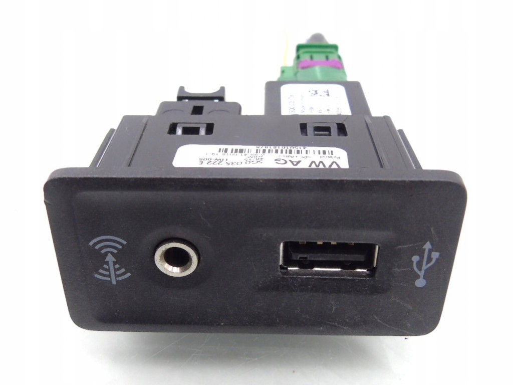 GNIAZDO WEJŚCIE PORT USB AUX VW PASSAT B8 5G0035222E - 16609000383 ...