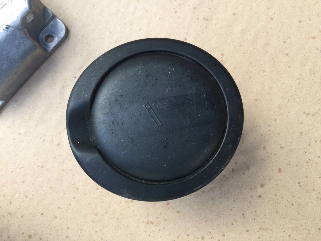 POPIELNICZKA VOLVO 30643637 ORYGINALNA - 7636199363 - oficjalne ...