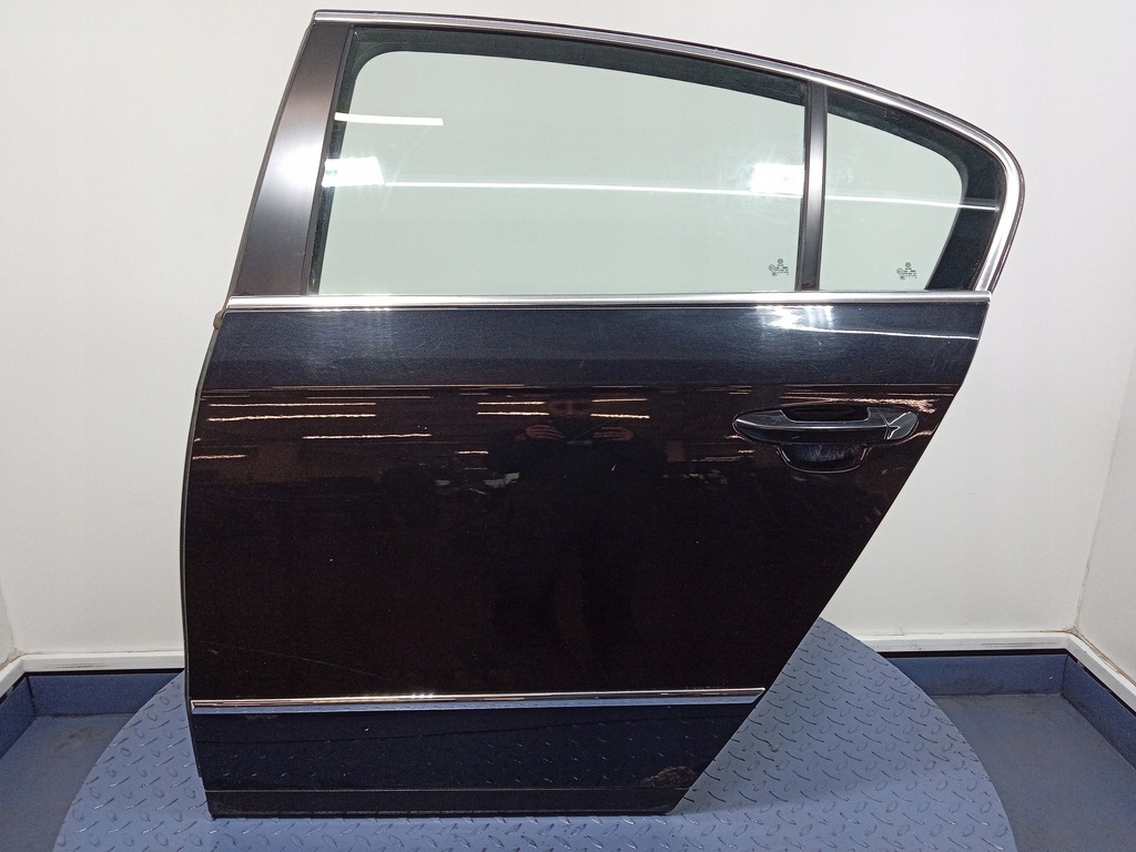 VW PASSAT B6 SEDAN DRZWI TYŁ LEWE TYLNE LC9X - 13190037062 - oficjalne ...