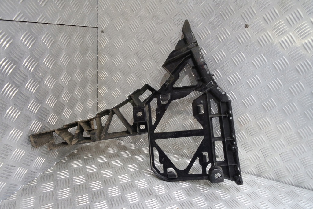 MERCEDES GLE SUV SLIZG ZDERZAKA PRAWY 1668851821 - 7974603225 ...