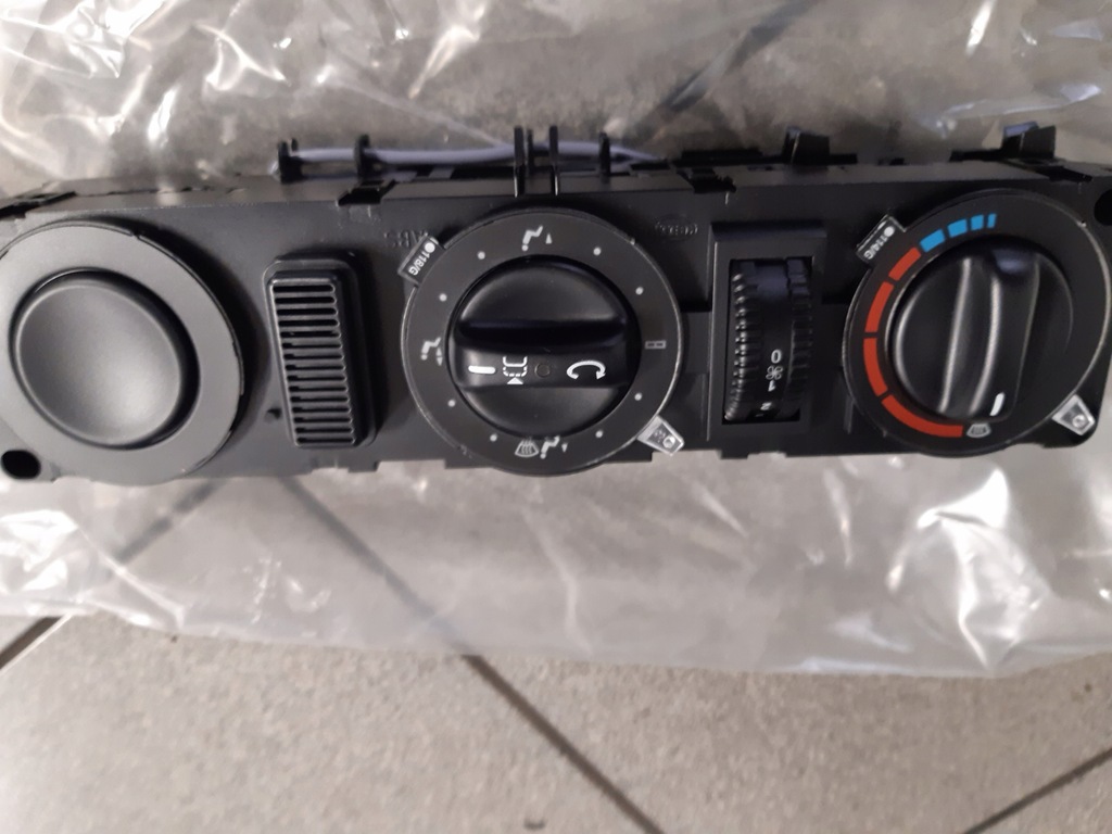 MERCEDES-BENZ PANEL OGRZEWANIA 0008306285 - 12609259453 - oficjalne ...